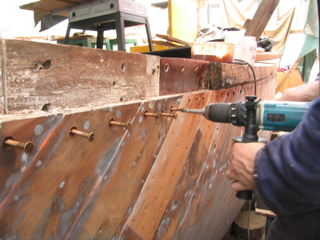 Wooden boat repair: Double diagonal hull planks I
