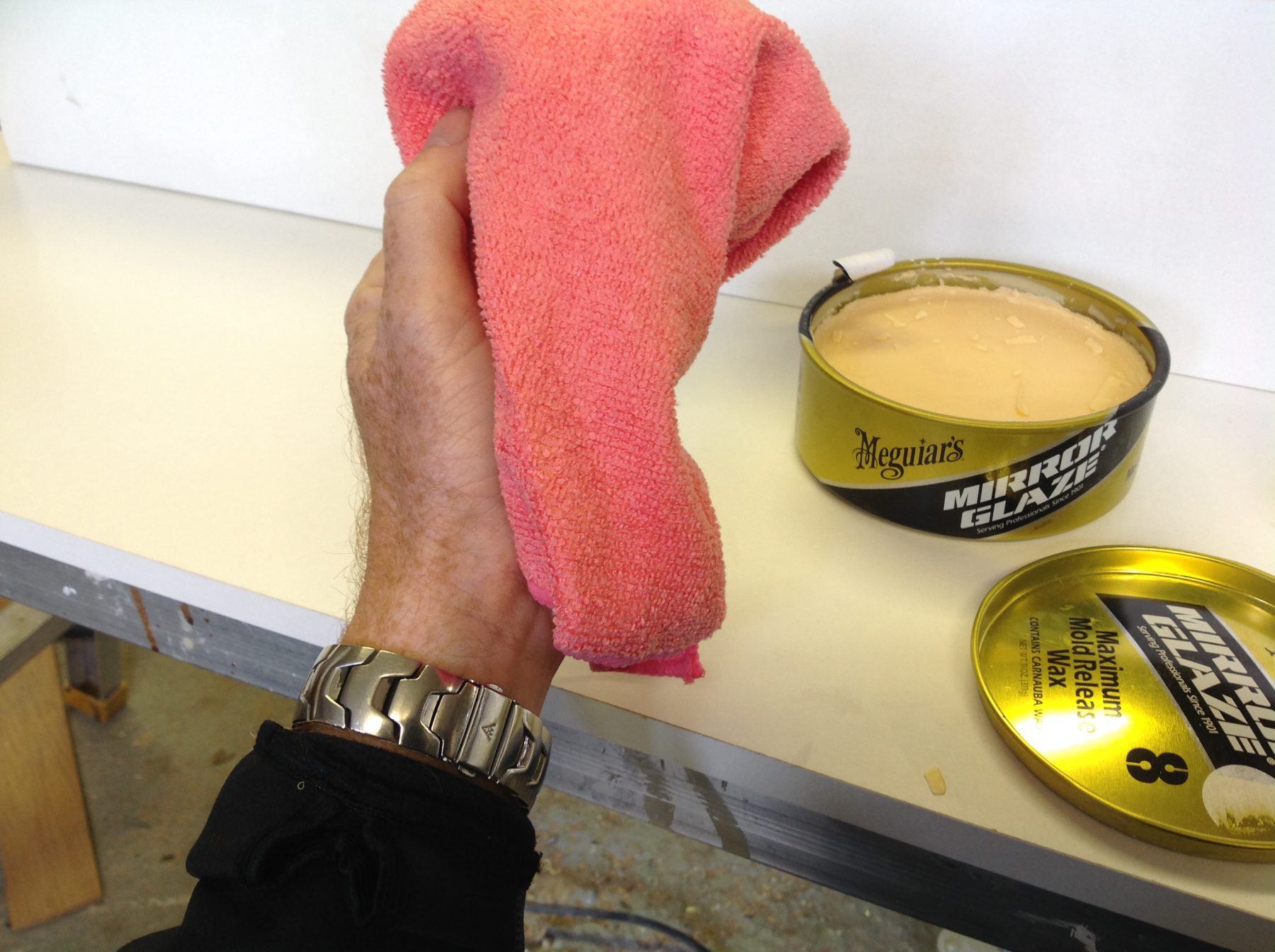 How to apply release agent to an epoxy moulding tool - Epoxycraft