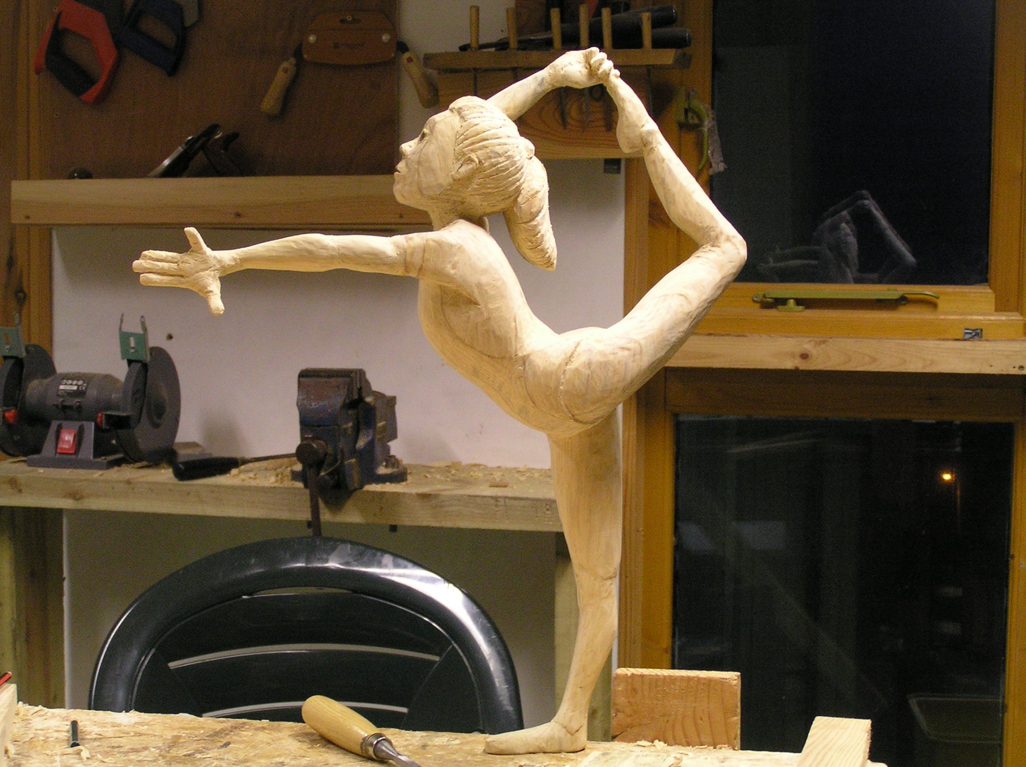 Using epoxy resin on wood to protect artworks outside - Epoxycraft