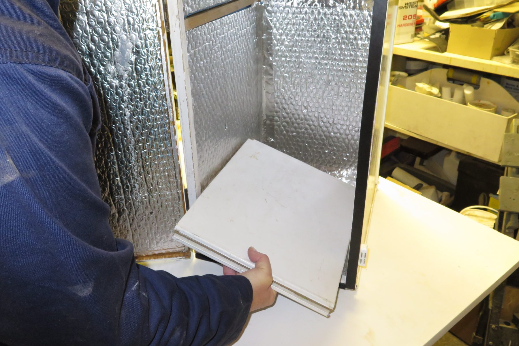 How Can I Make a Hotbox to Keep Epoxy Warm in Winter? - Epoxycraft