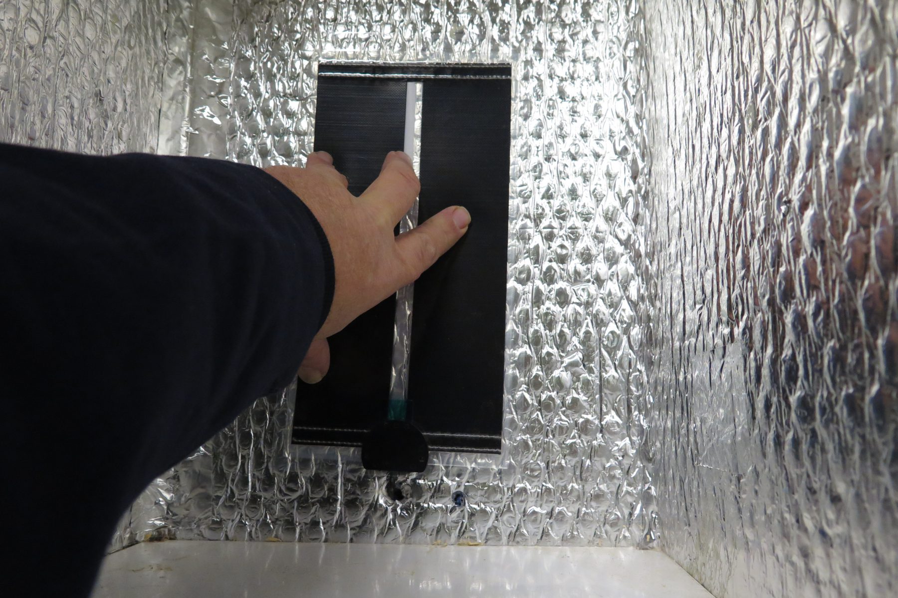 How Can I Make a Hotbox to Keep Epoxy Warm in Winter? - Epoxycraft